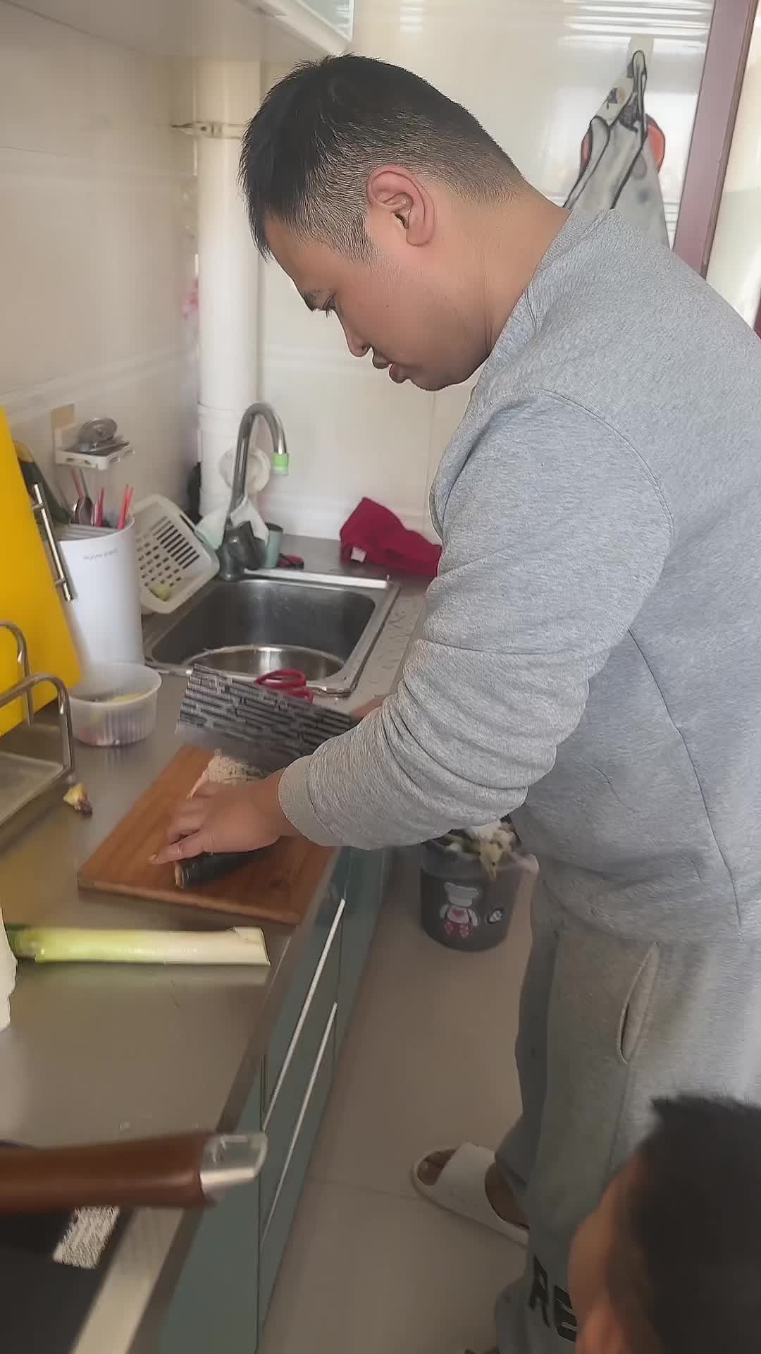 菜刀可砍可剁,厨师专用刀19.9到手一把,全钢一体#厨房好物 #刀 #厨师...