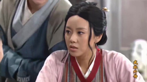 武林外传:客栈众人猛夸佟湘玉,把佟湘玉都夸心虚了,决定去屋内照镜子