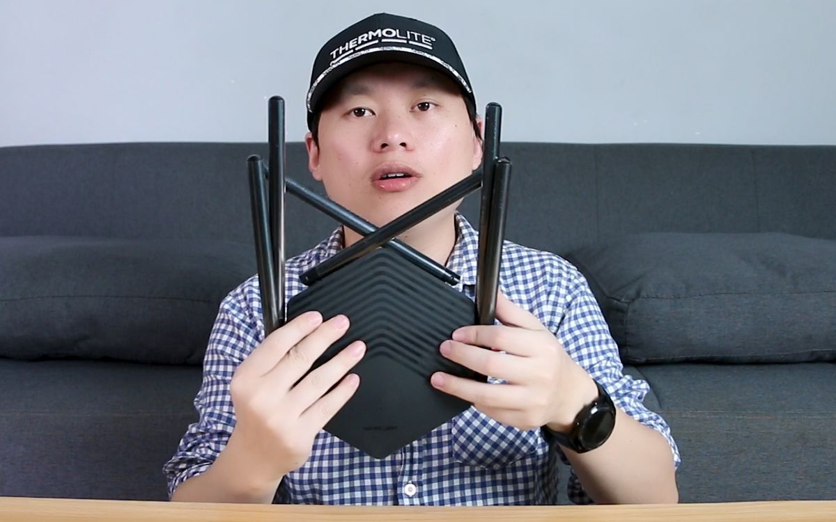 wifi信号放大器弱爆了,用千兆路由器无线中继,穿墙网速杠杠