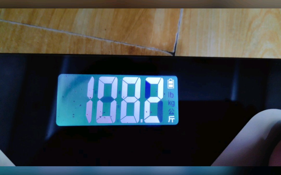 最初的体重116.6,现在瘦了一点点,天气暖和啦,每天开始骑行,争取看看...