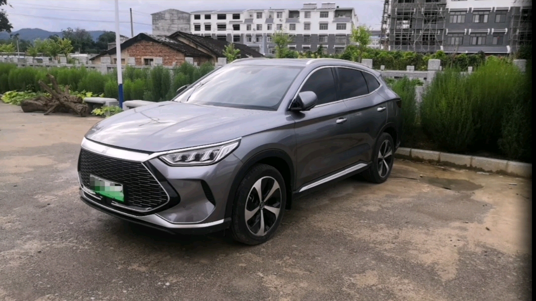 比亚迪宋PLUS DMi