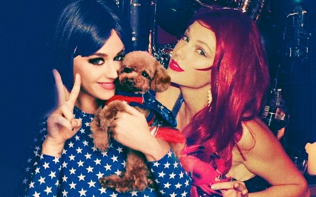 水果KatyPerry和霉霉TaylorSwift年龄变化大对比