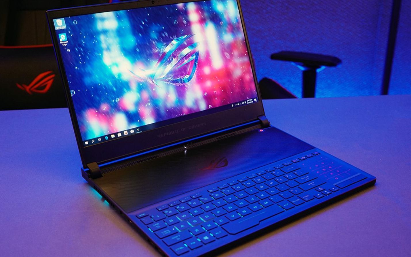 华硕发布史上最薄游戏本,最厚处仅为15.7mm,地表最强!