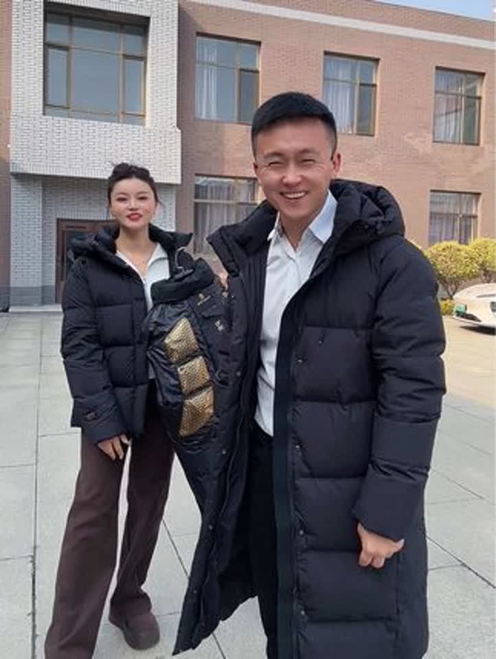 保白鹅绒,而且是95绒,纯高品,现货少量,喜欢的一定关注上别错过#鹅绒...
