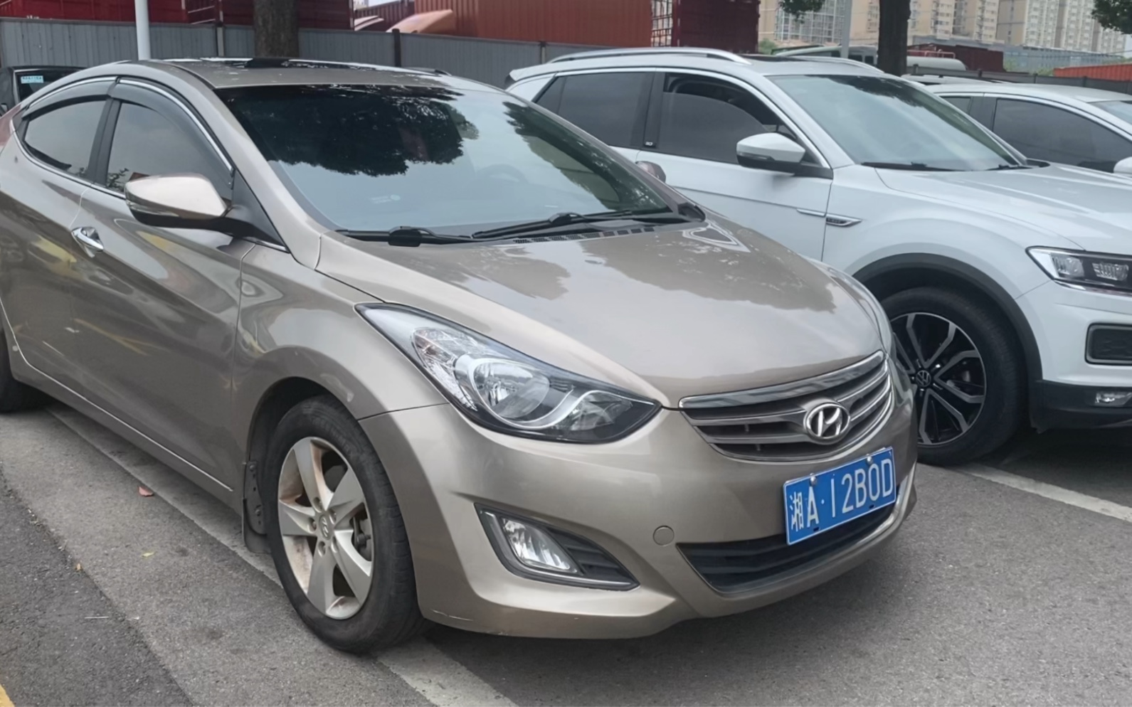 13年上牌的现代朗动1.6自动挡日常代步怎么样?