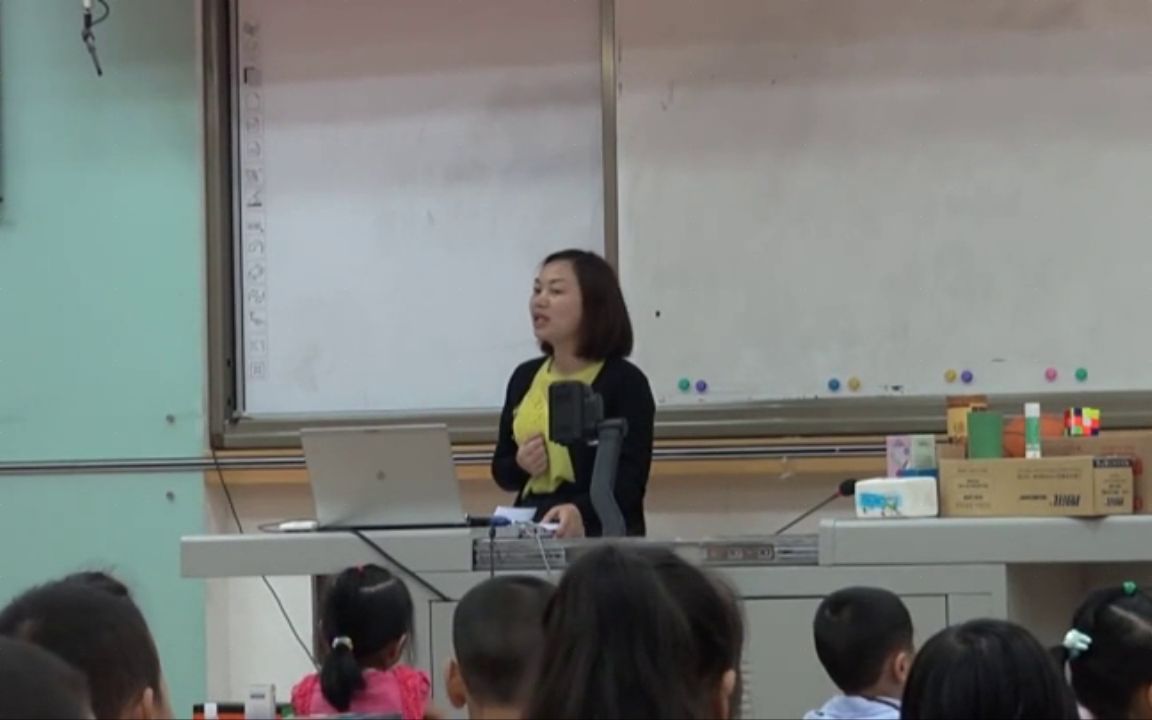 【获奖】人教版一年级数学上册_认识图形(一)-鲁老师公开优质课视频
