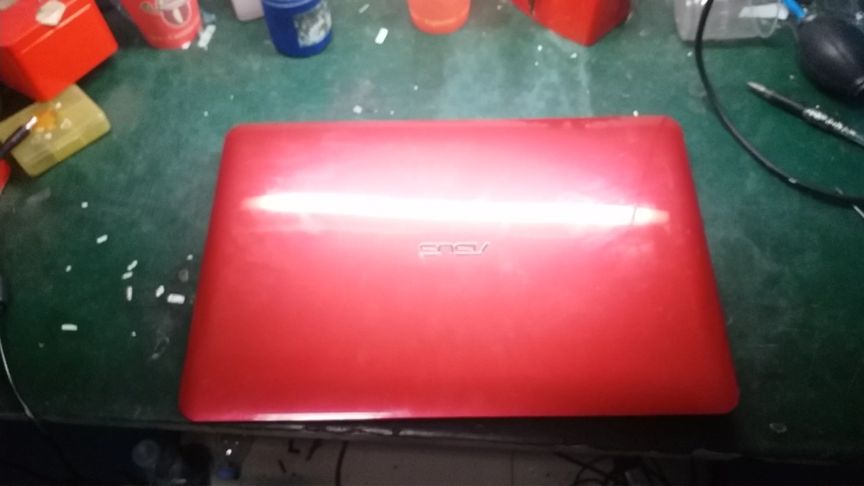 华硕W519L拆机换内存硬盘,清理风扇