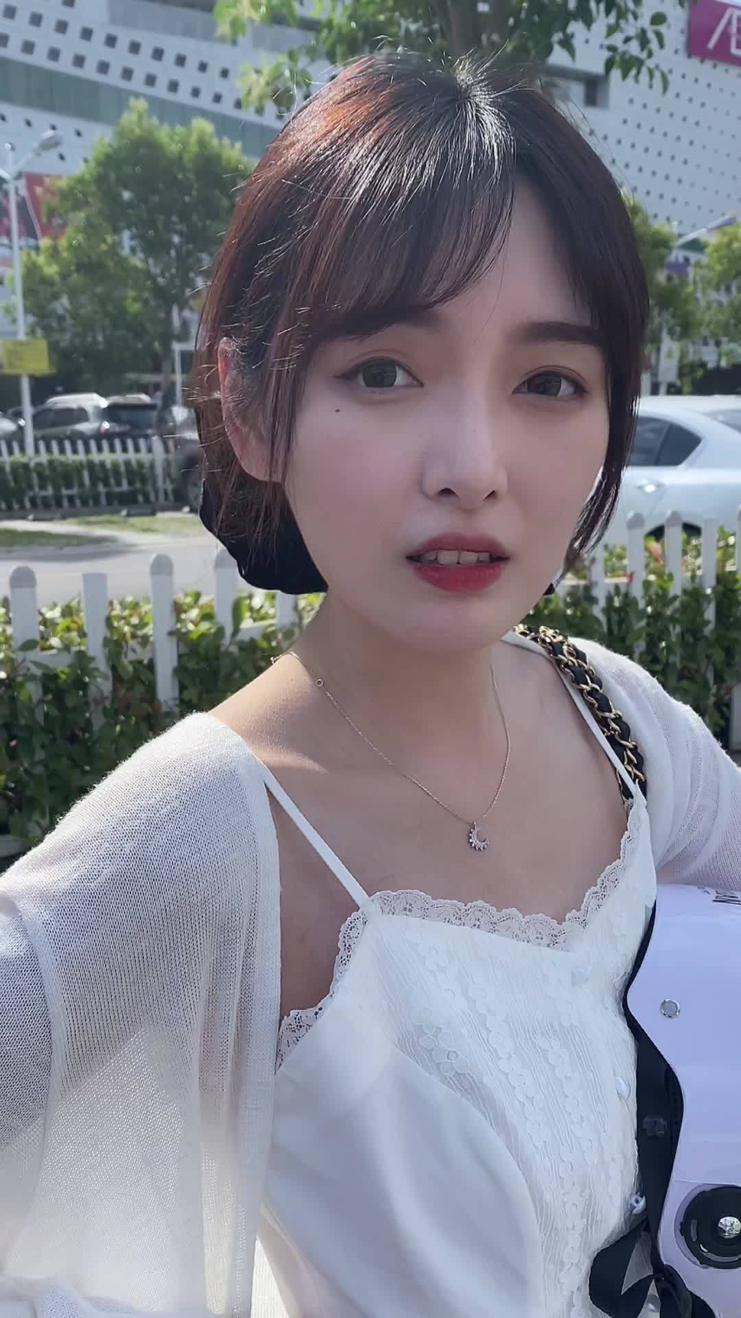 闺蜜买新车了,但也没完全买@绿源电动车