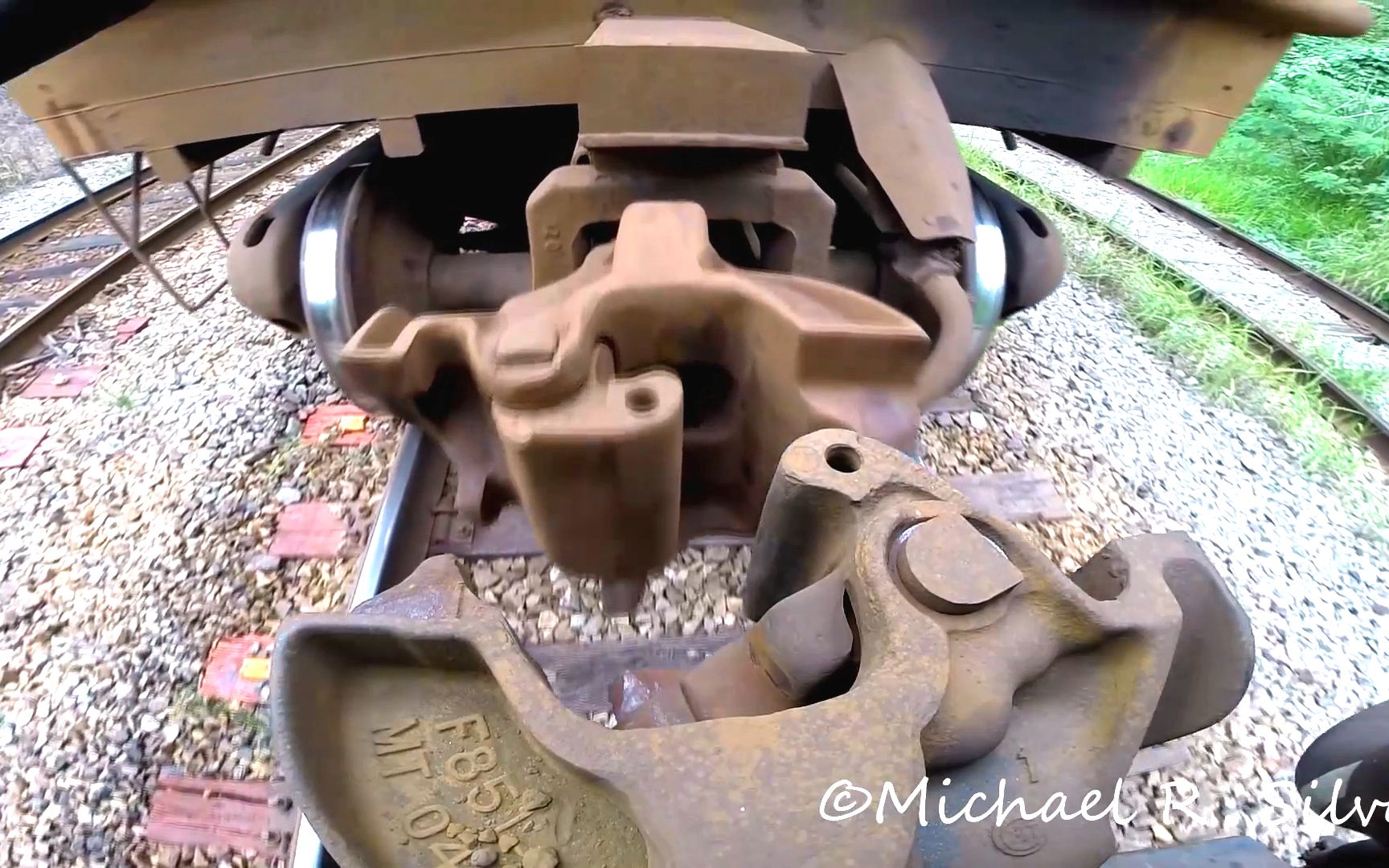 【第一视角】火车连挂时车钩的动作 近距离观察