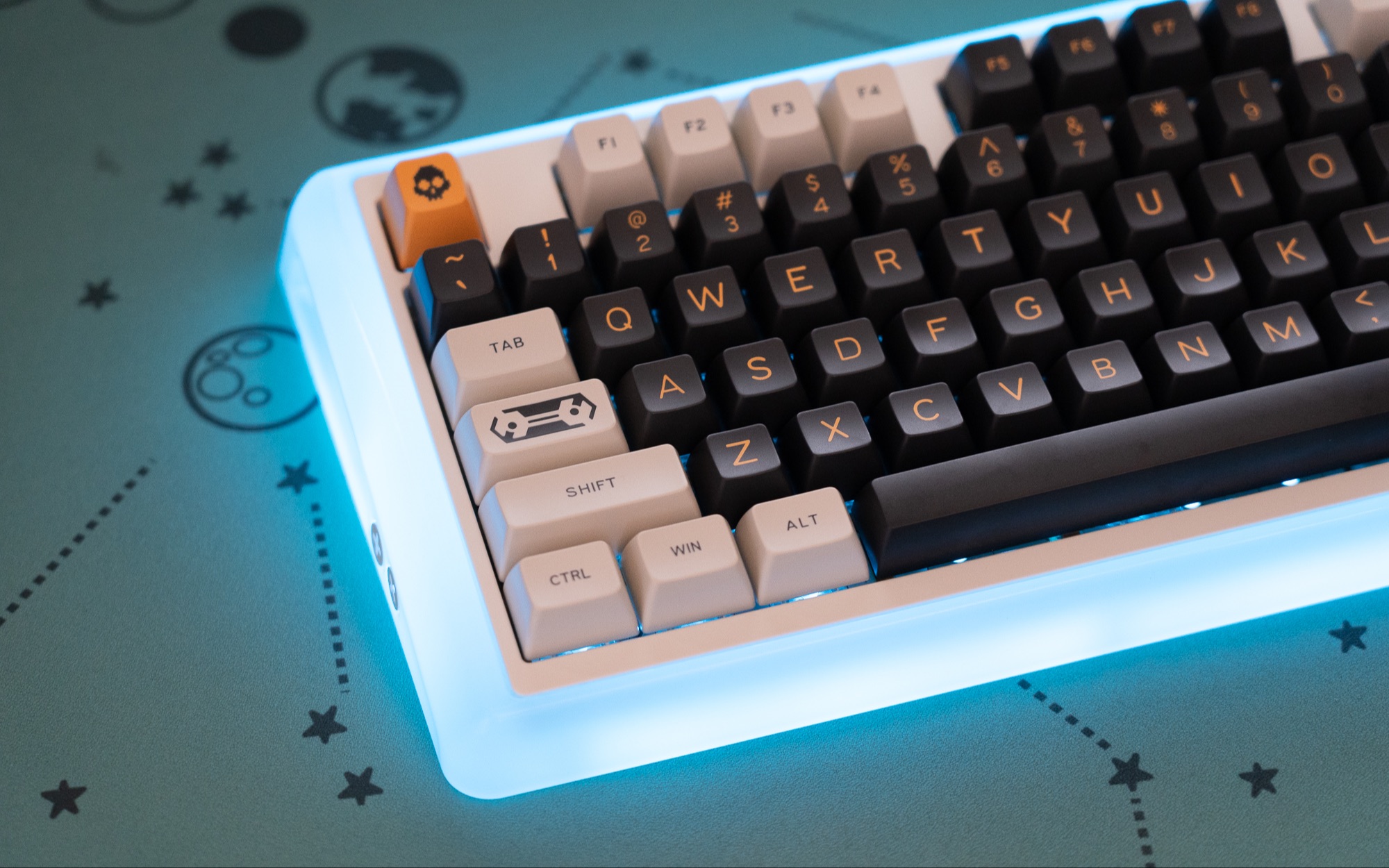 RGB键盘的正确玩法-TXKEYBOARD新款注塑亚克力EO87客制化键盘...