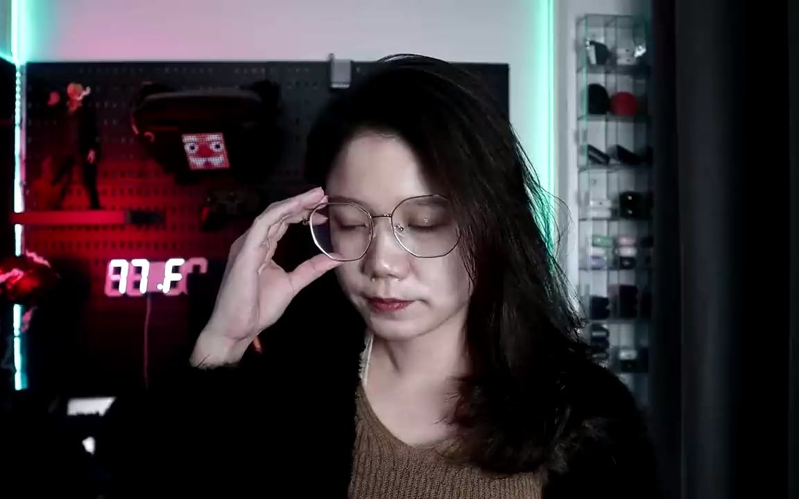 到底啥是AR?又啥是VR?今天开箱体验AR智能眼镜,效果会怎样?