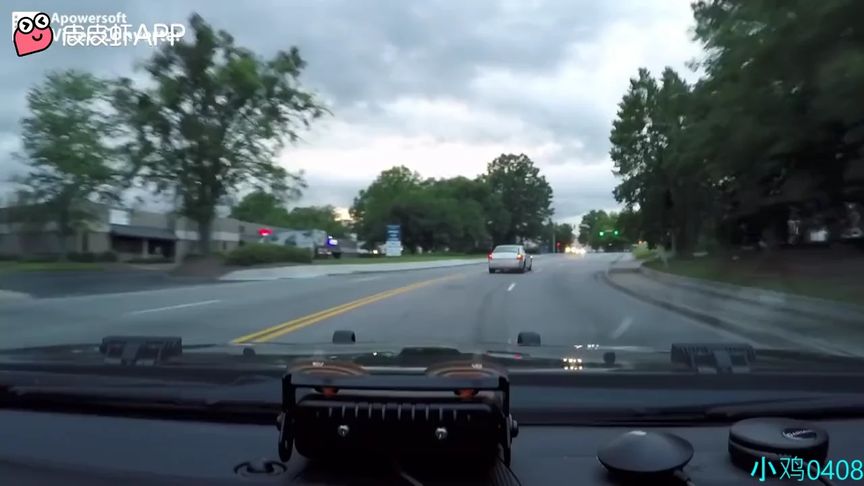 美国警察执法记录仪实录,是真不跟你客气