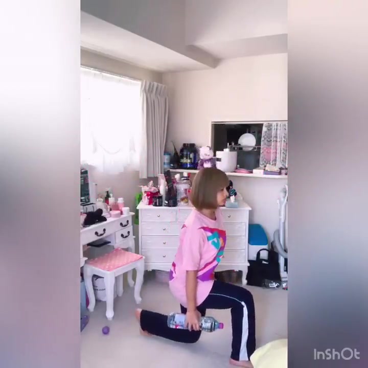 根尾朱里(根尾あかり)宅家里健身下蹲篇