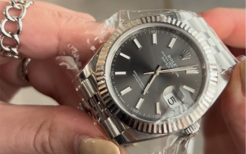 劳力士日志怎么调时间日历