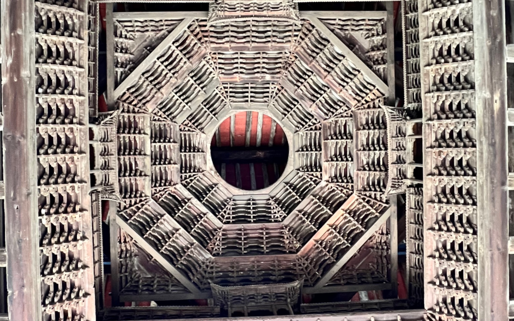 罕见的元代八卦藻井,将极简和繁杂完美结合!