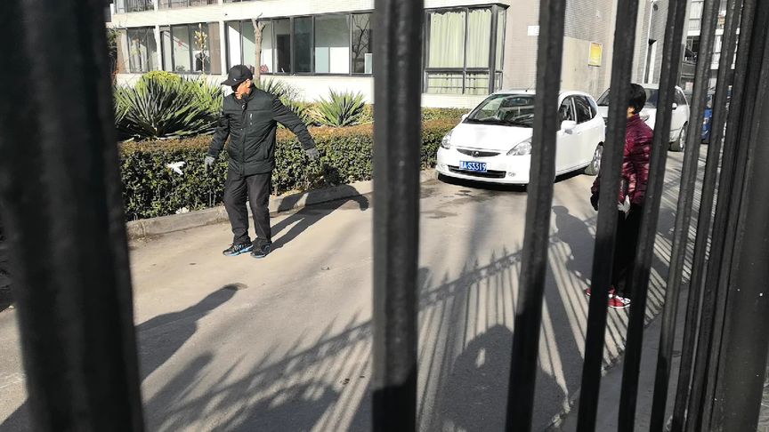一口气不坏踢几个?你看看大爷踢毽子!