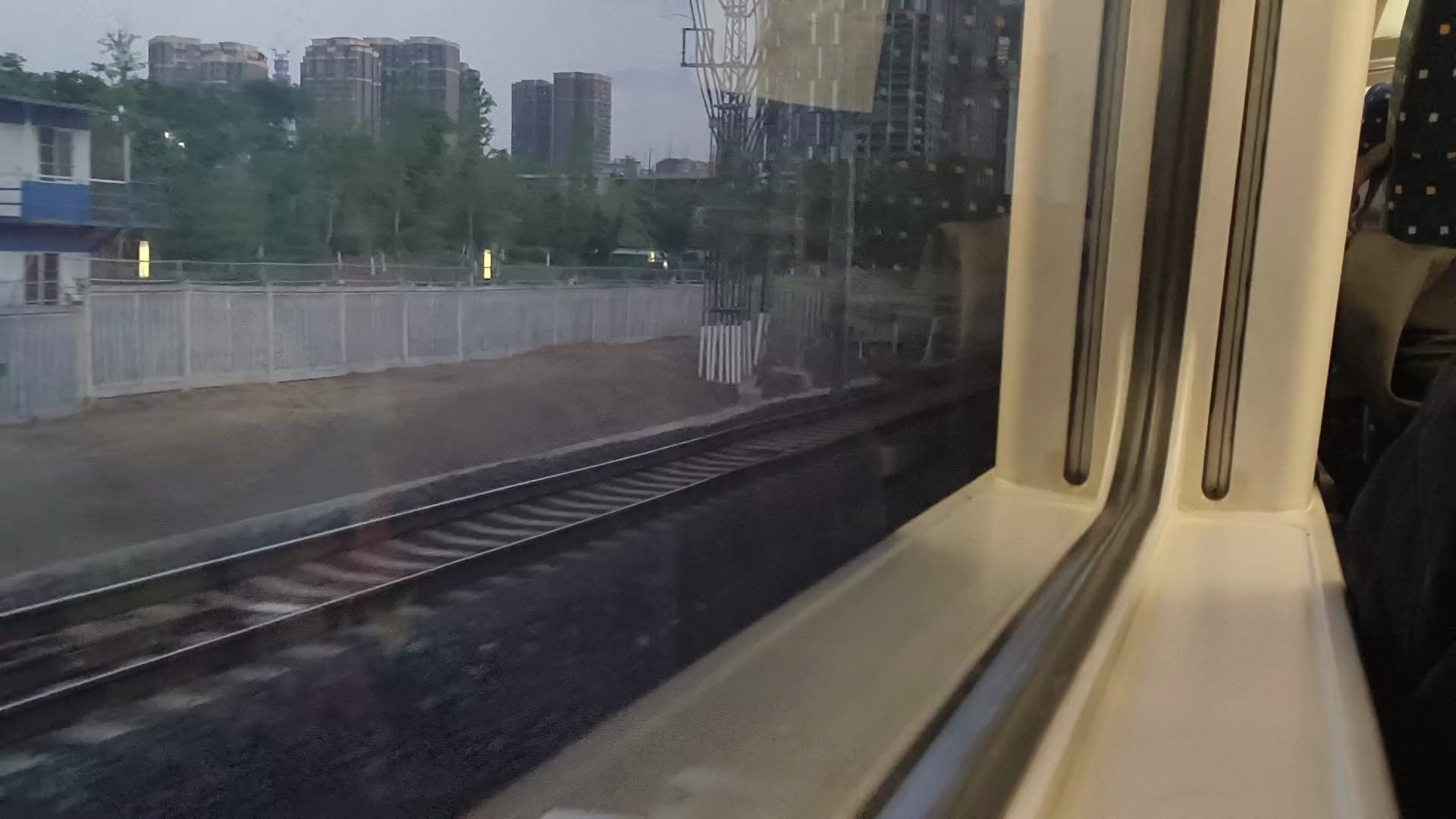 【5.4茂县一日游】C6021(茂县—成都东)终到成都东,进20站台 ...