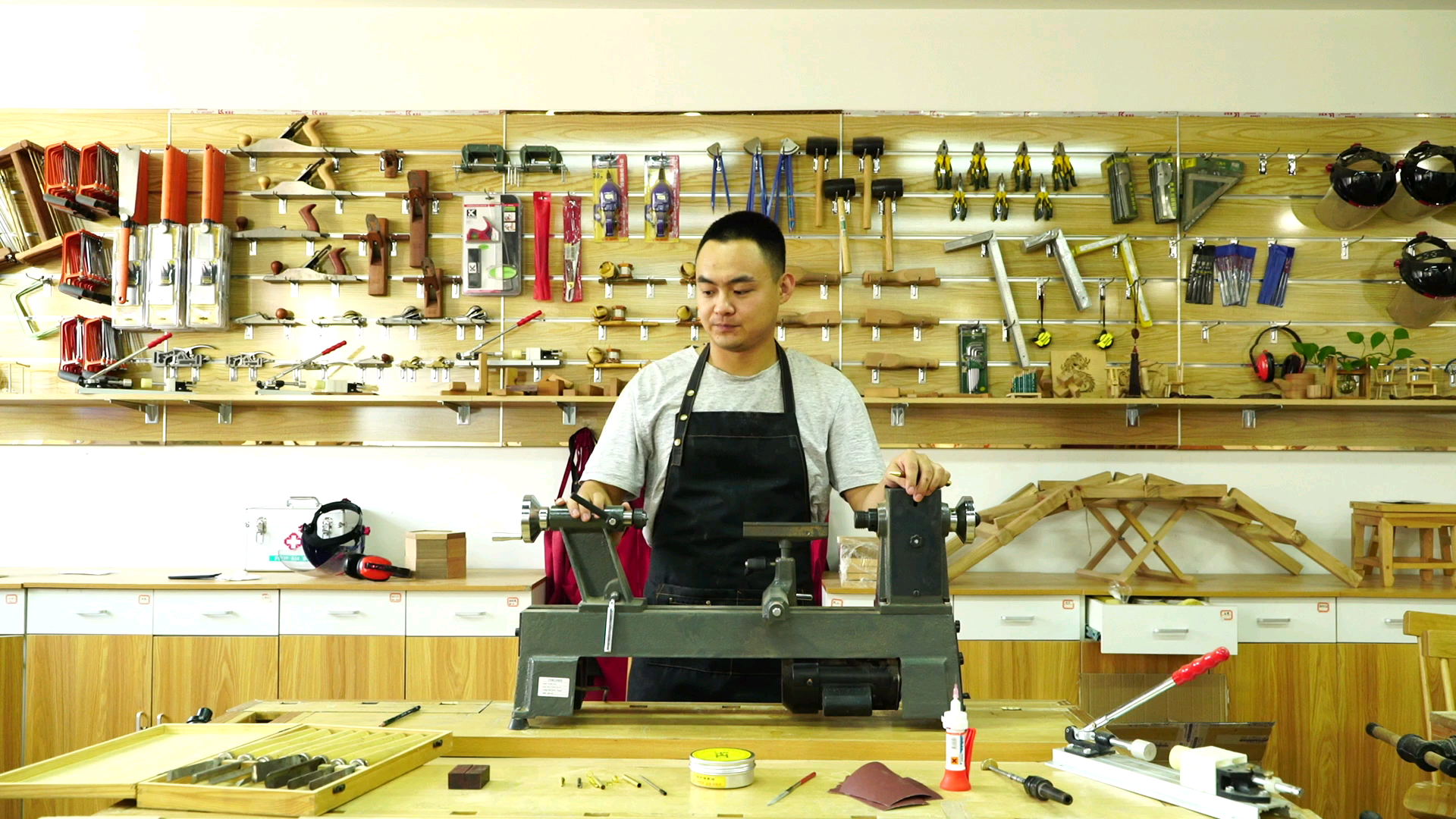 第一次拍的教学视频。圆珠笔制作。