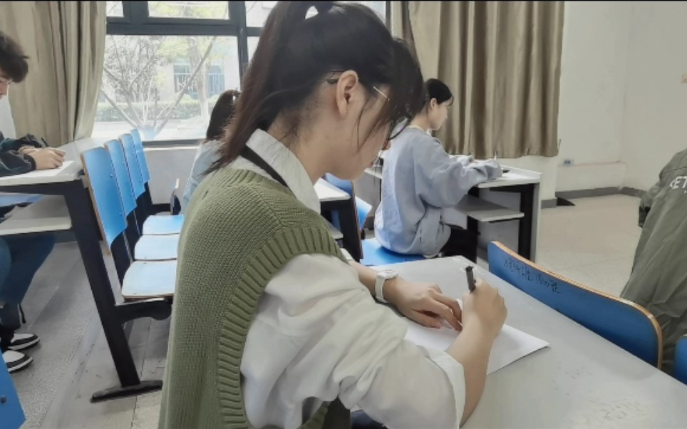 非编导专业大学生们第一次拍短片(大学生讲思政,主题:诚信)