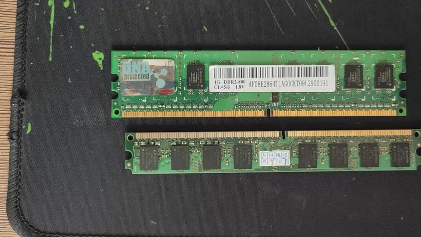 如何正确擦拭内存和显示卡的金手指