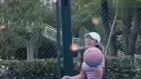 抛开身材!小姐姐这三步上篮动作标准吗?裁判:多走两步不响哨!