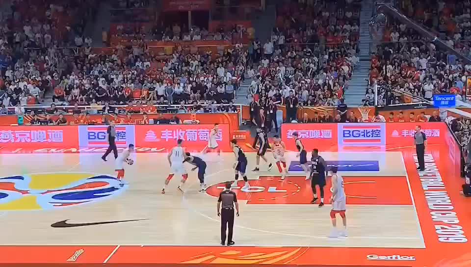 胜利✌️的三分,中国队绝杀韩国队,2019男篮世界杯#中国男篮 #男篮...