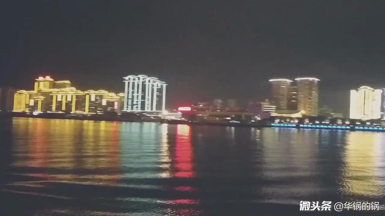 好美的海滨小城.