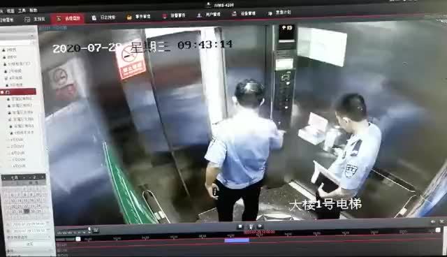 【无偿献血后 他晕倒在电梯】7月29日上午9点43分,在长沙交警支队...