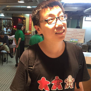 航仔在玩桌游
