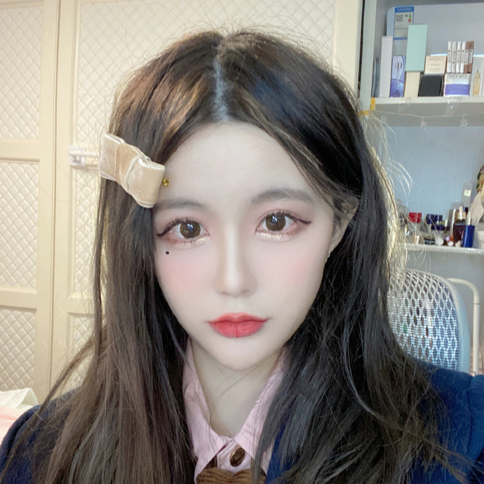 鸢鸢大魔王 