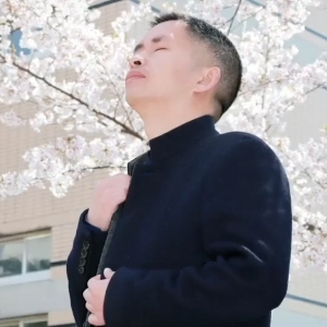 正儿八经的章导员 