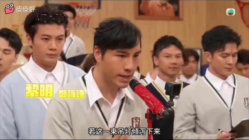 每日综艺:众艺人模仿大明星唱歌