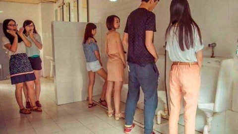 .小便器,减少排队问题,让女性也可以