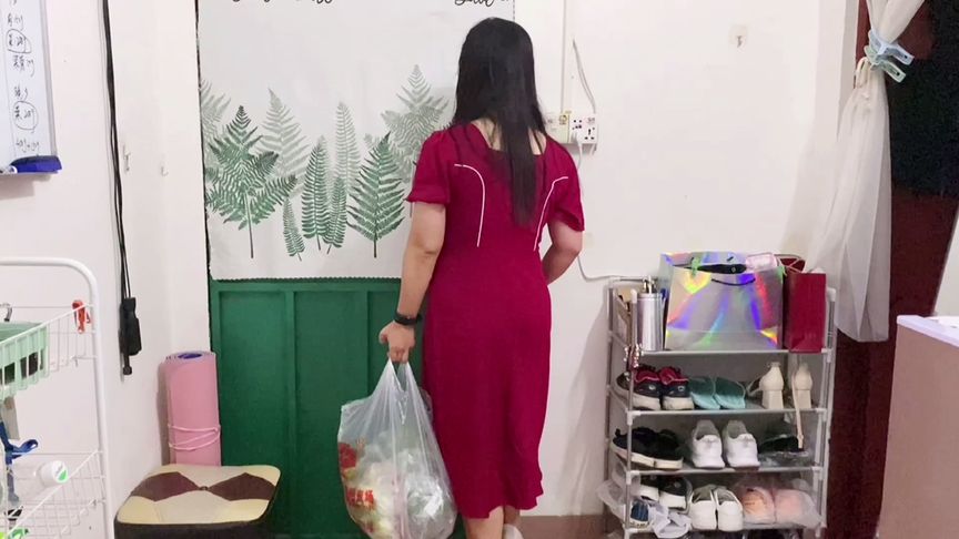 这个月房租从300元涨到330元,水电费145元,合计475元房租!深圳