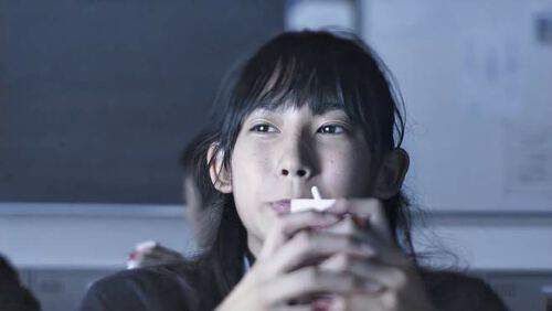 女人为了报仇,将HIV病毒注射进牛奶内