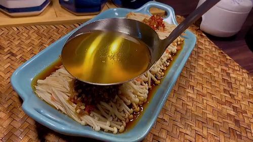金针菇这样做,超级入味,家里来客超级有面子金针菇美食分享美食