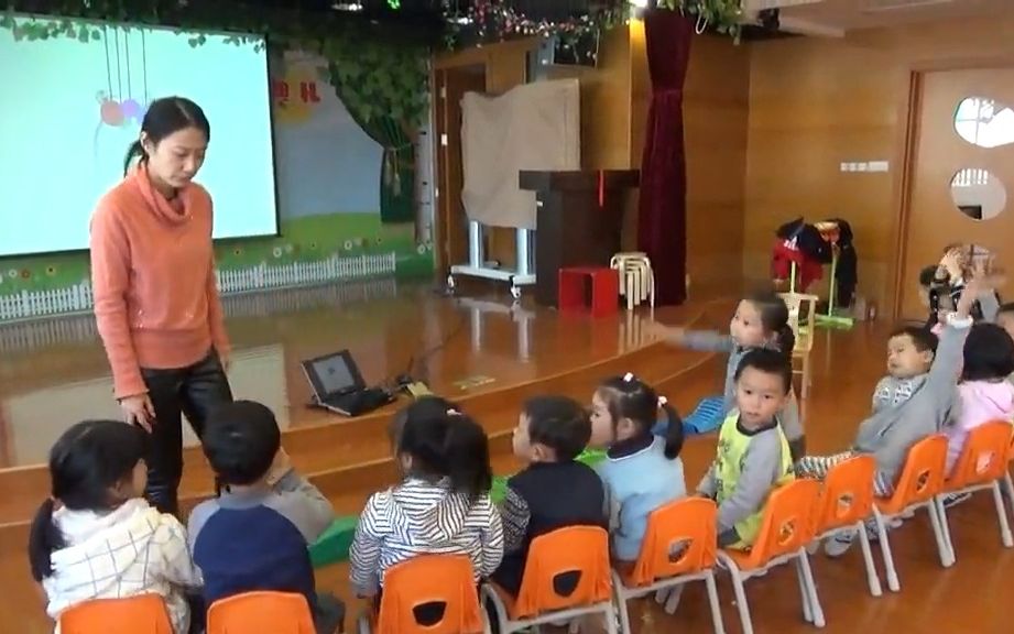 幼儿园中班安全教育 人多我不挤.mp4