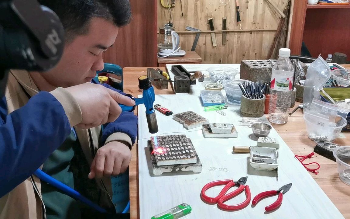 广西融水苗族自治县“非遗苗银”脱贫纪录片