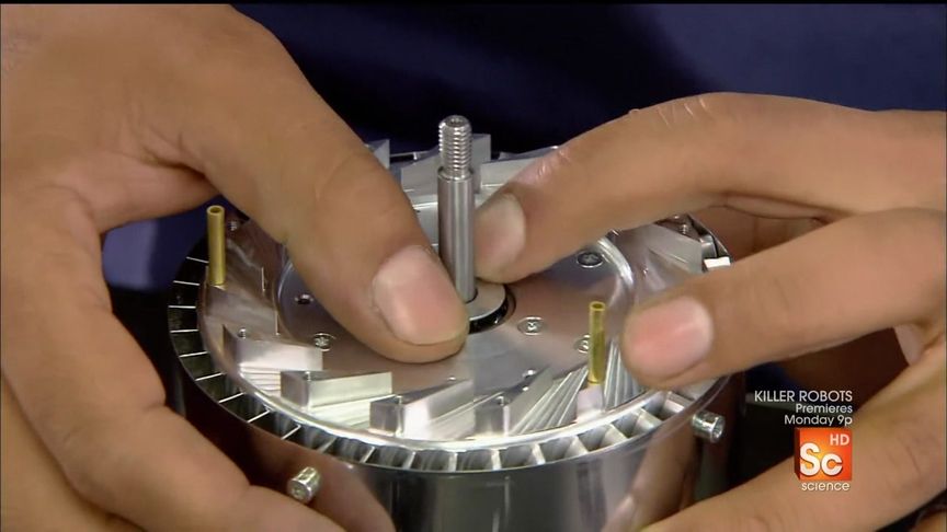 看看国外玩飞机模型的,直接自己动手组装一个发动机