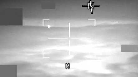 ...b52轰炸机火控锁定解放军战机画面,并声称解放军战斗机差点撞到他们
