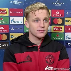 害怕对抗的Bassey 