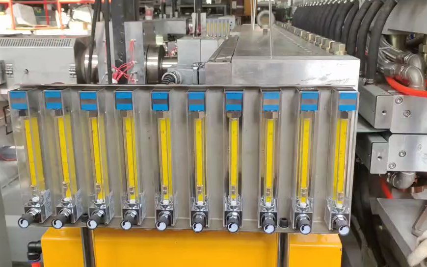 PP中空钙塑板生产线,2400PP中空钙塑板生产设备,2600PP中空钙塑板...