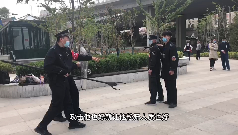 防暴器材的使用