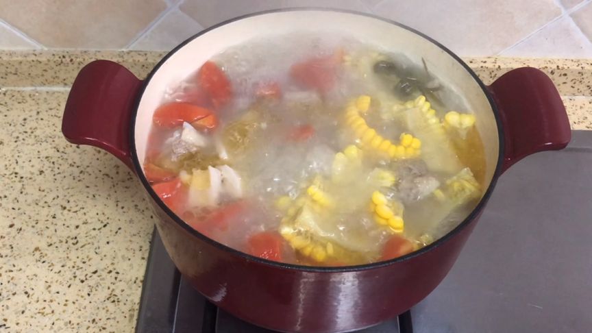 排骨玉米莲藕胡萝卜汤,温胃驱寒