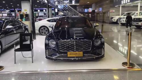 宾利飞驰价格崩盘!25款现车港口甩卖,错过再等十年