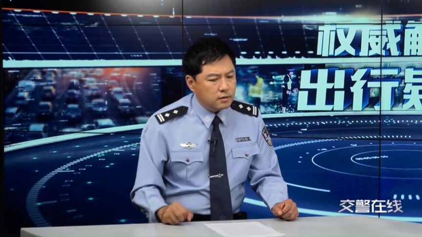 电动车正常行驶,一小车掉头没打转向灯,如果撞了怎么划分责任?