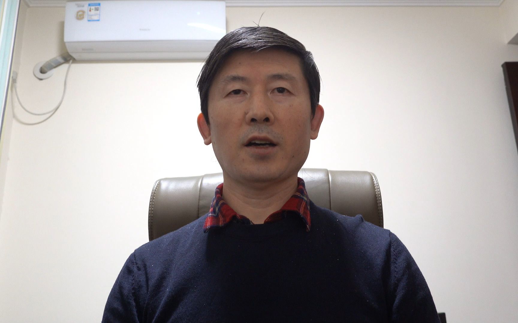 05:28 老款本田雅阁8代汽车钥匙更换电池超简单,不用去汽车4S店付费换