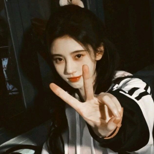 小美给了王撕葱一巴掌 