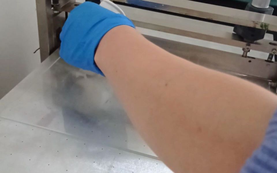 刮涂机 实验室涂膜机聚氨酯涂料打样 亚克力板材上涂0.5mm涂料 超薄...