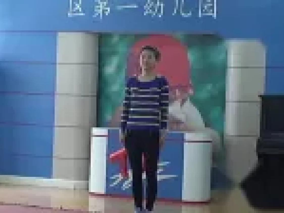 小班下:生活模仿操